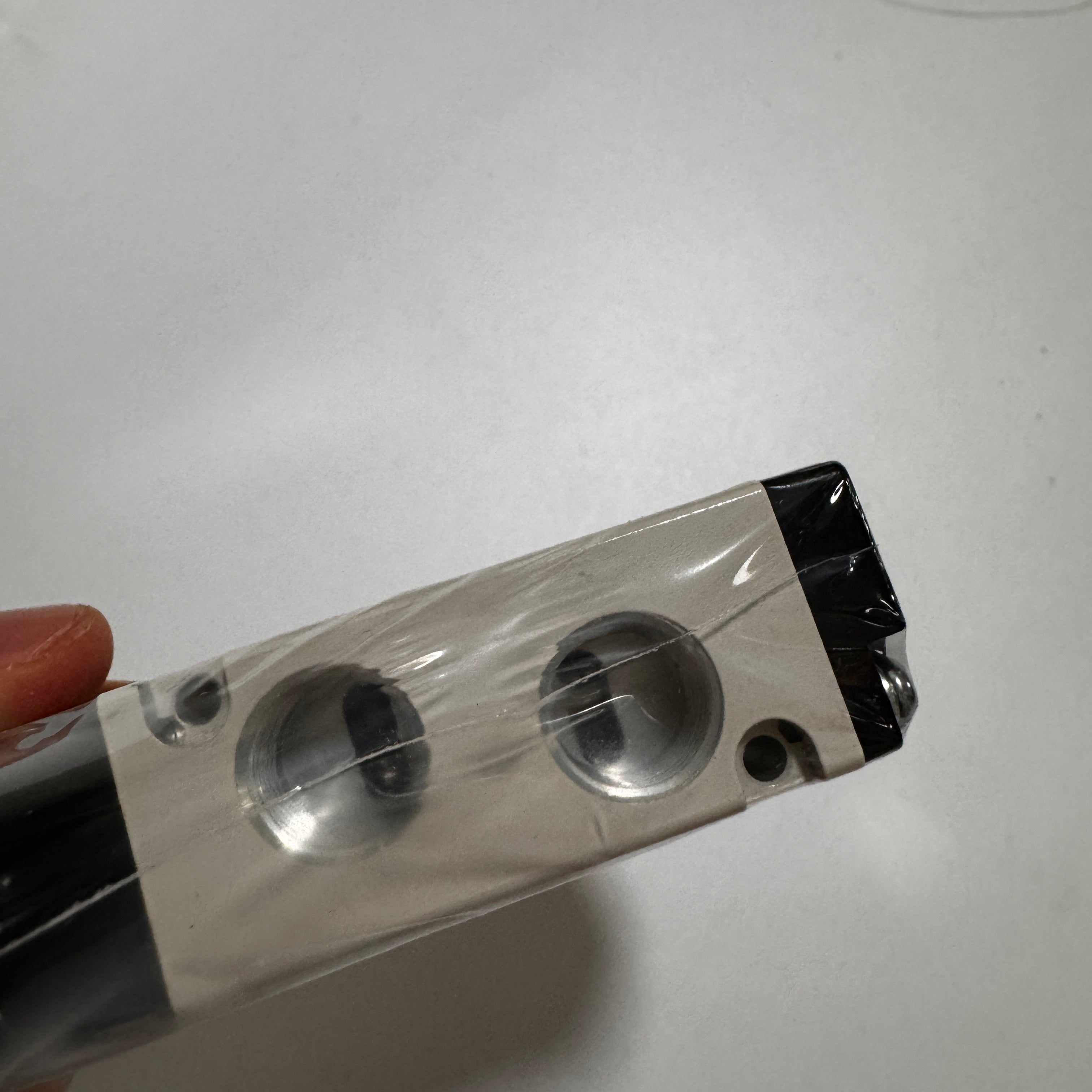 Airtac 4V210-08: Solenoid Air Valve - 4V21008B